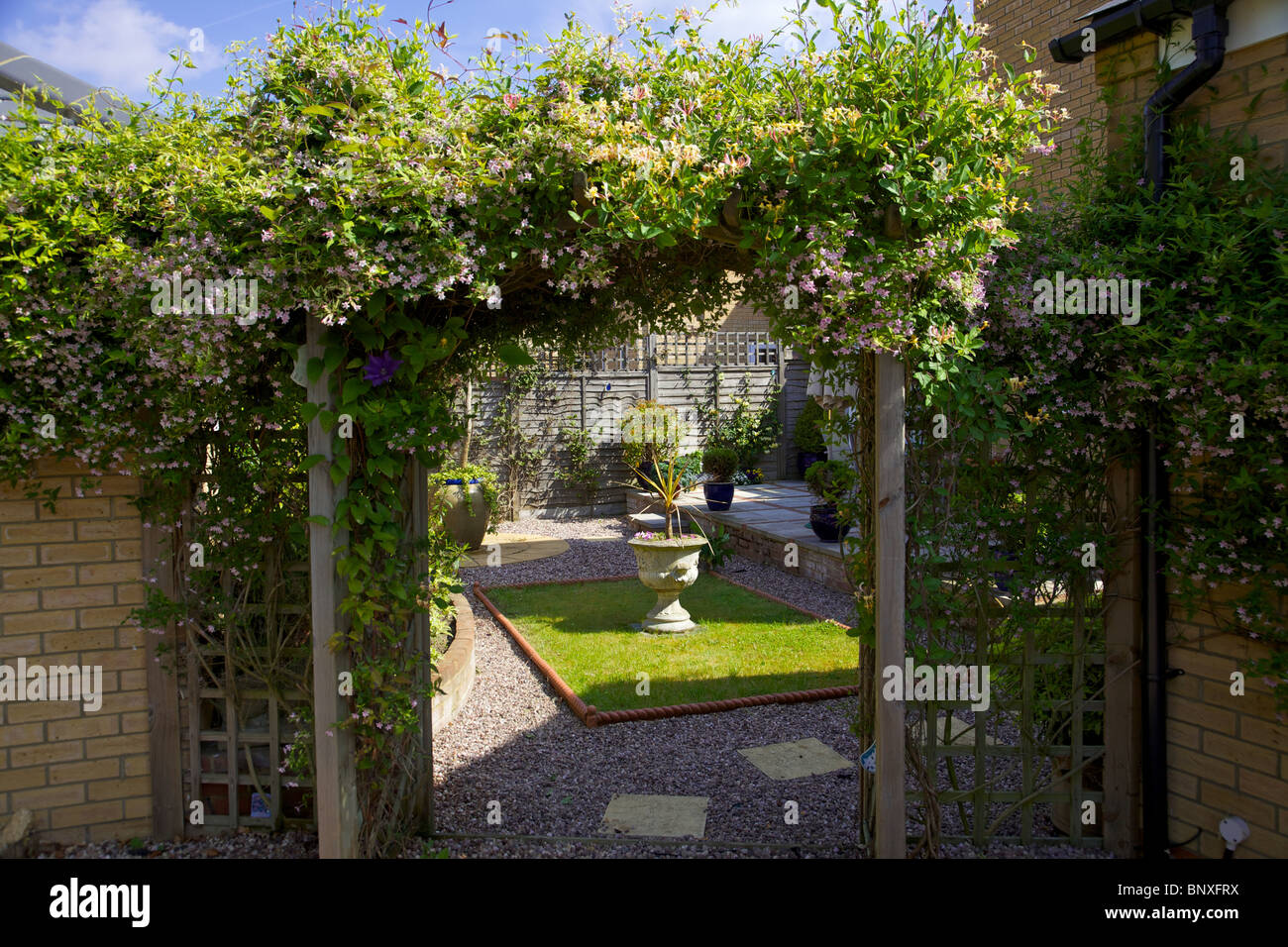 A garden in England Stock Photo - Alamy
