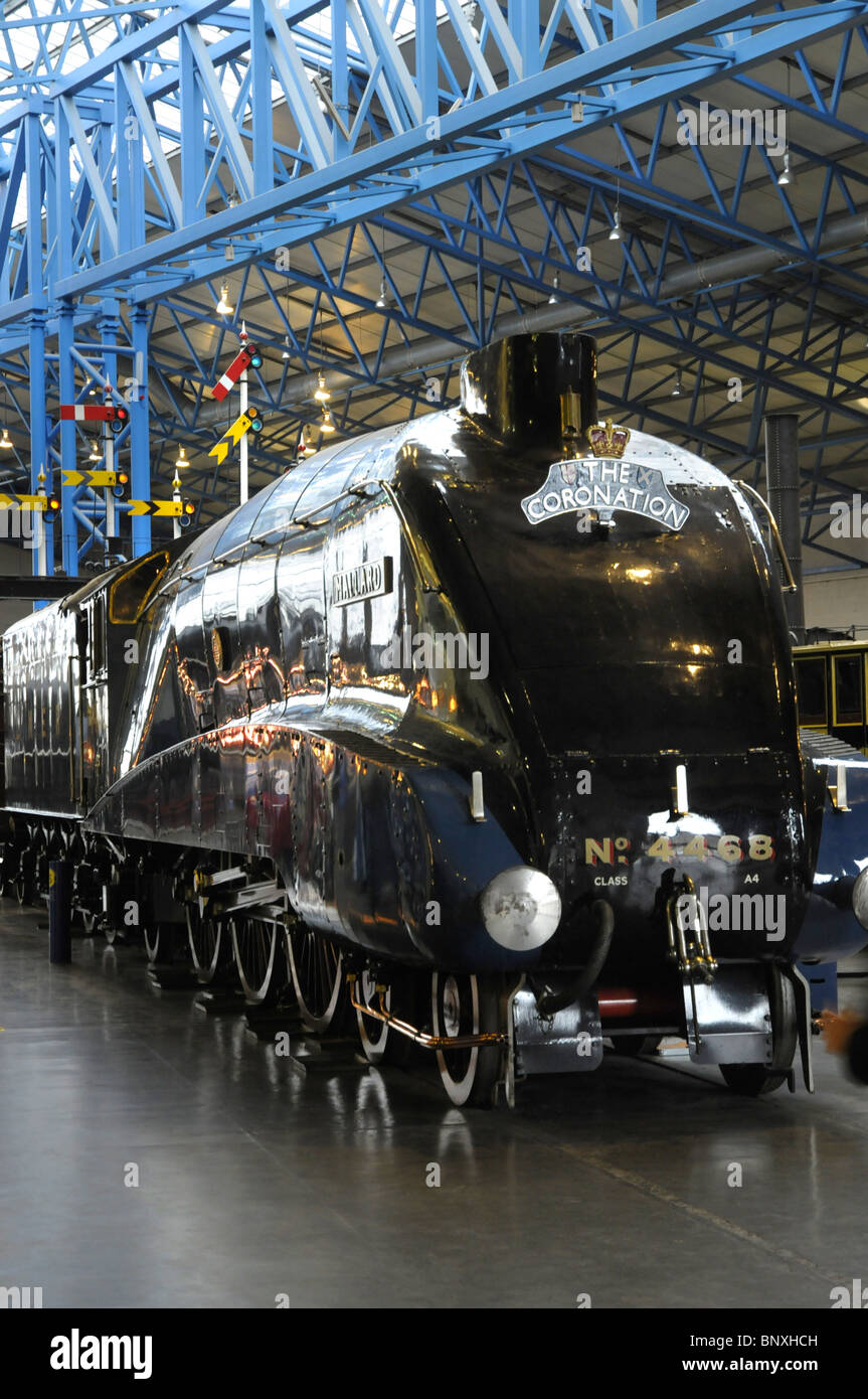Mallard train and york hi-res stock photography and images - Alamy