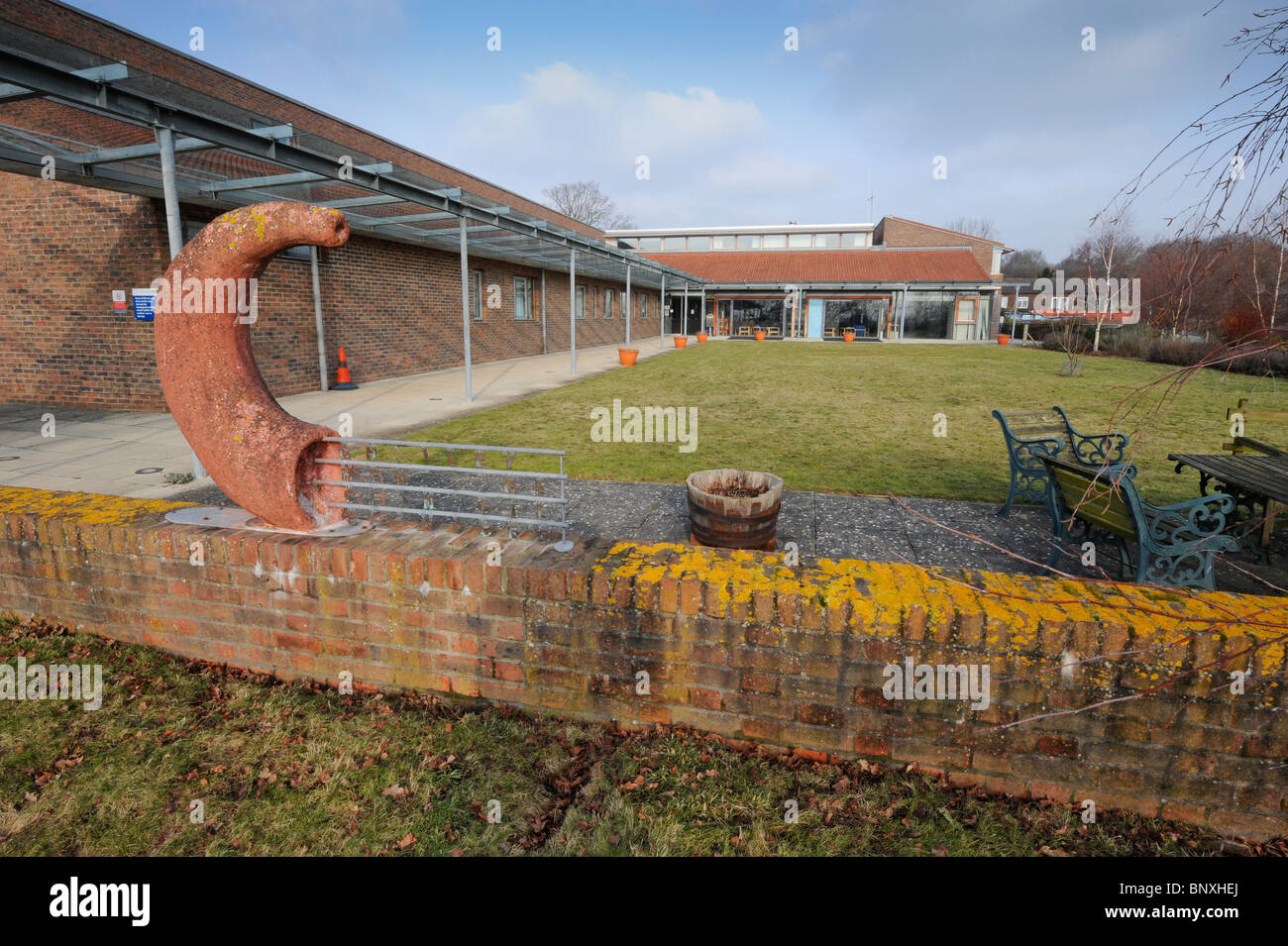 Healthcare services entrance hi-res stock photography and images - Alamy