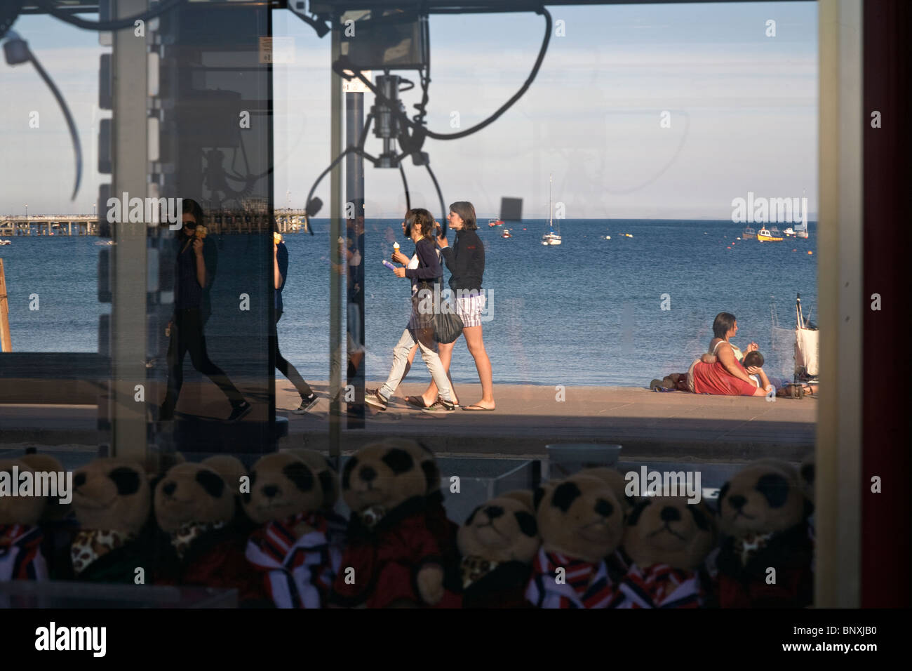 Swanage summer arcade hi-res stock photography and images - Alamy