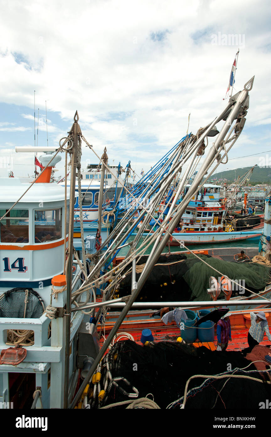 Close up of fishing boats and fishing boat rigging in Nathon harbour at ...