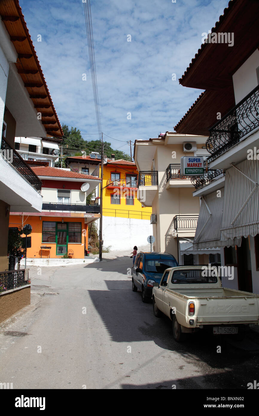 Quiet rural street scene hi-res stock photography and images - Alamy