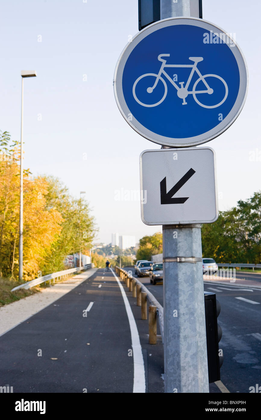 Car in bikelane hi-res stock photography and images - Alamy