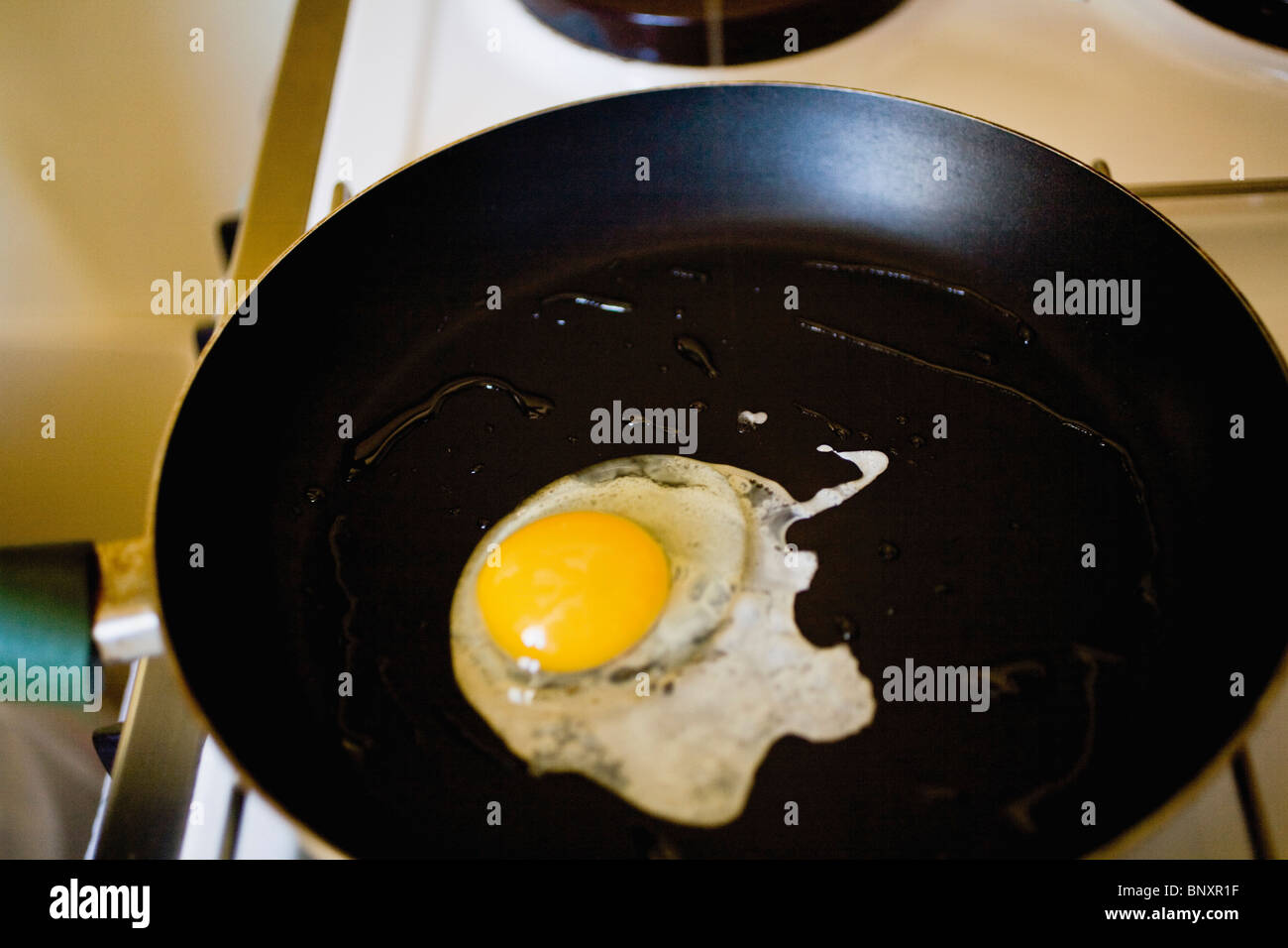 Two egg images hi-res stock photography and images - Alamy