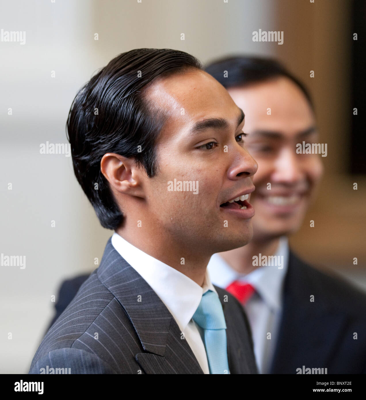 San Antonio Texas mayor Julian Castro; identical twin brother Joaquim ...