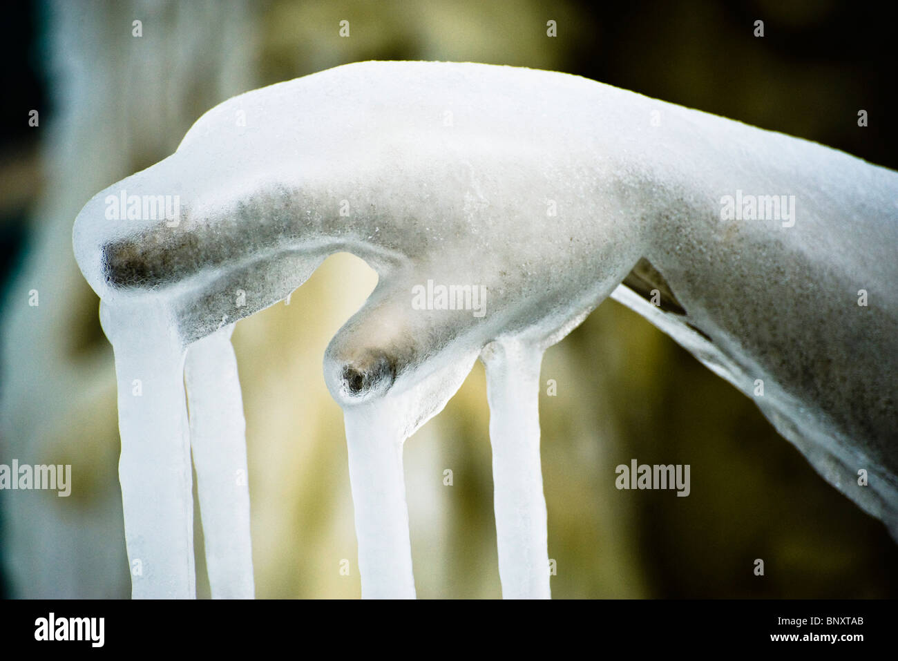 Statue hand reaching hi-res stock photography and images - Alamy
