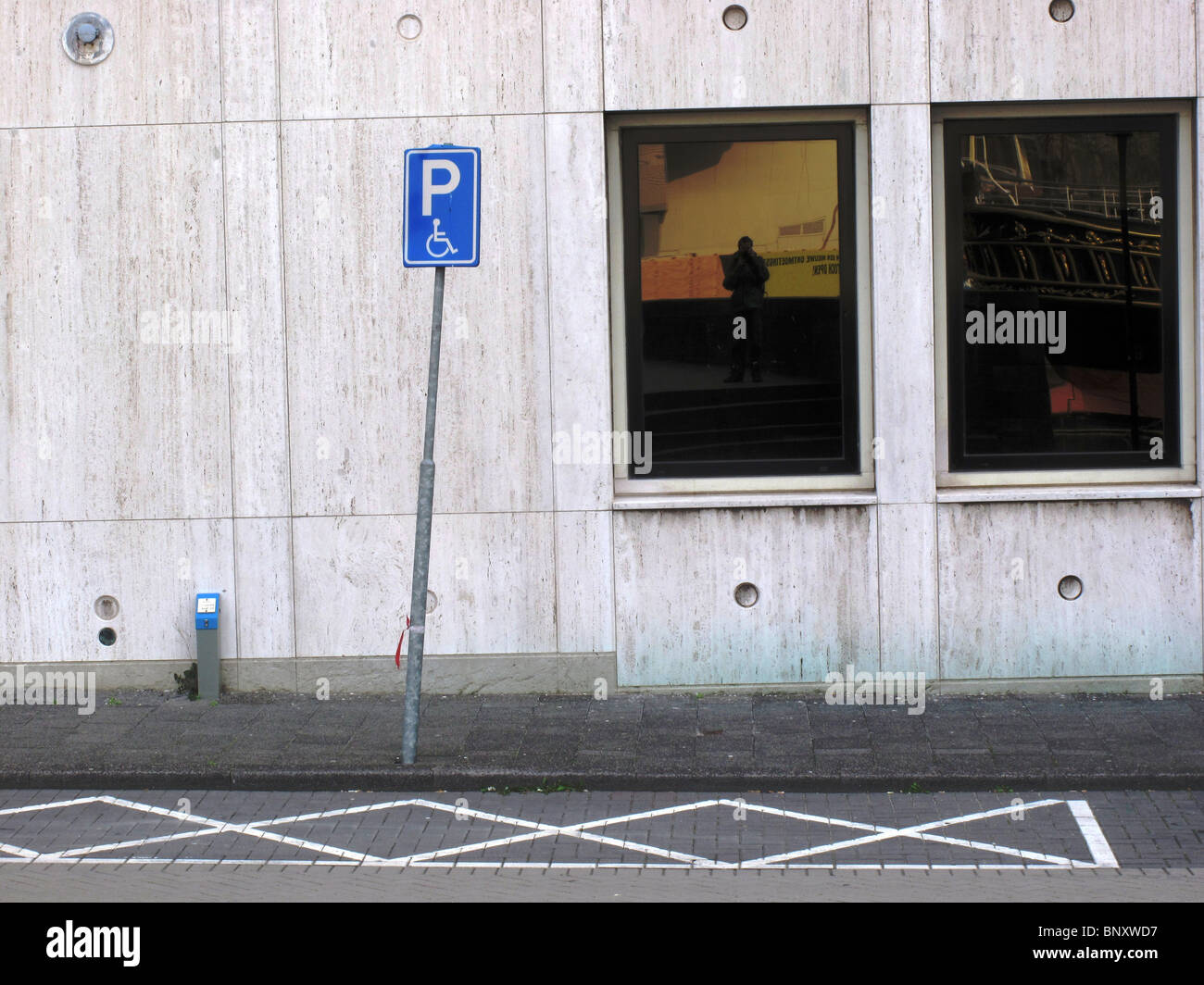 Windows reflection and urban details - Rotterdam - The Netherlands ...