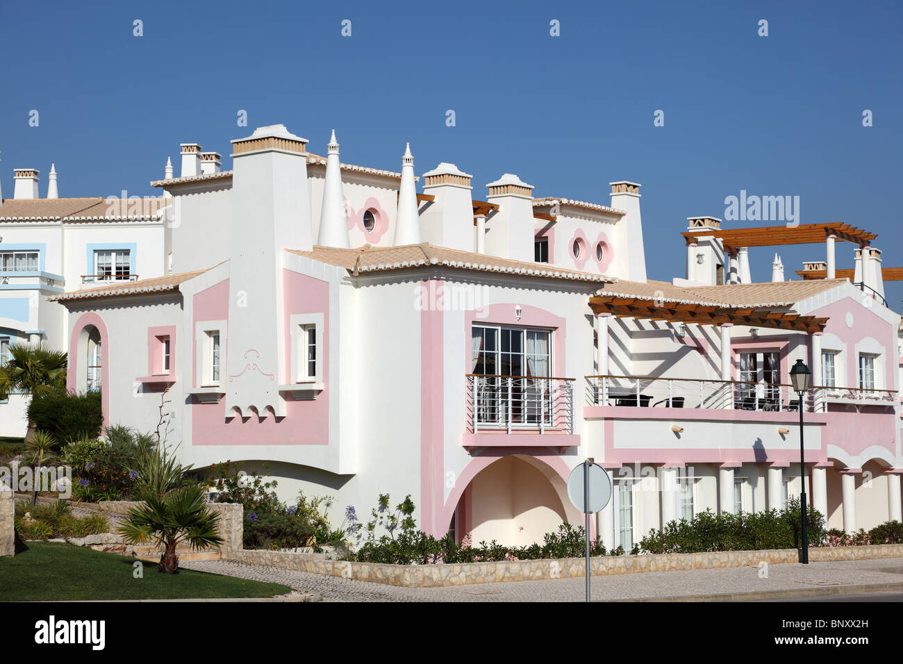 Modern house exterior portugal hi-res stock photography and images - Alamy