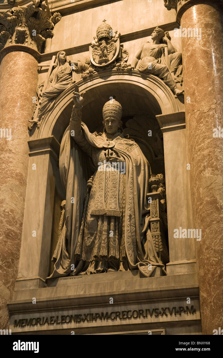 Monument to Pope Leo XII, St. Peter's Basilica, Vatican City, Rome ...