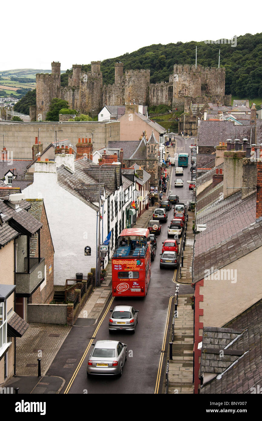 Conwy sightseeing bus hi-res stock photography and images - Alamy