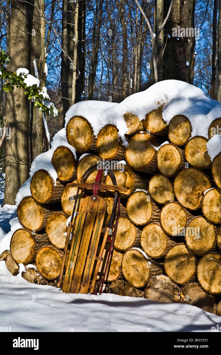 Antique wooden sled hi-res stock photography and images - Alamy