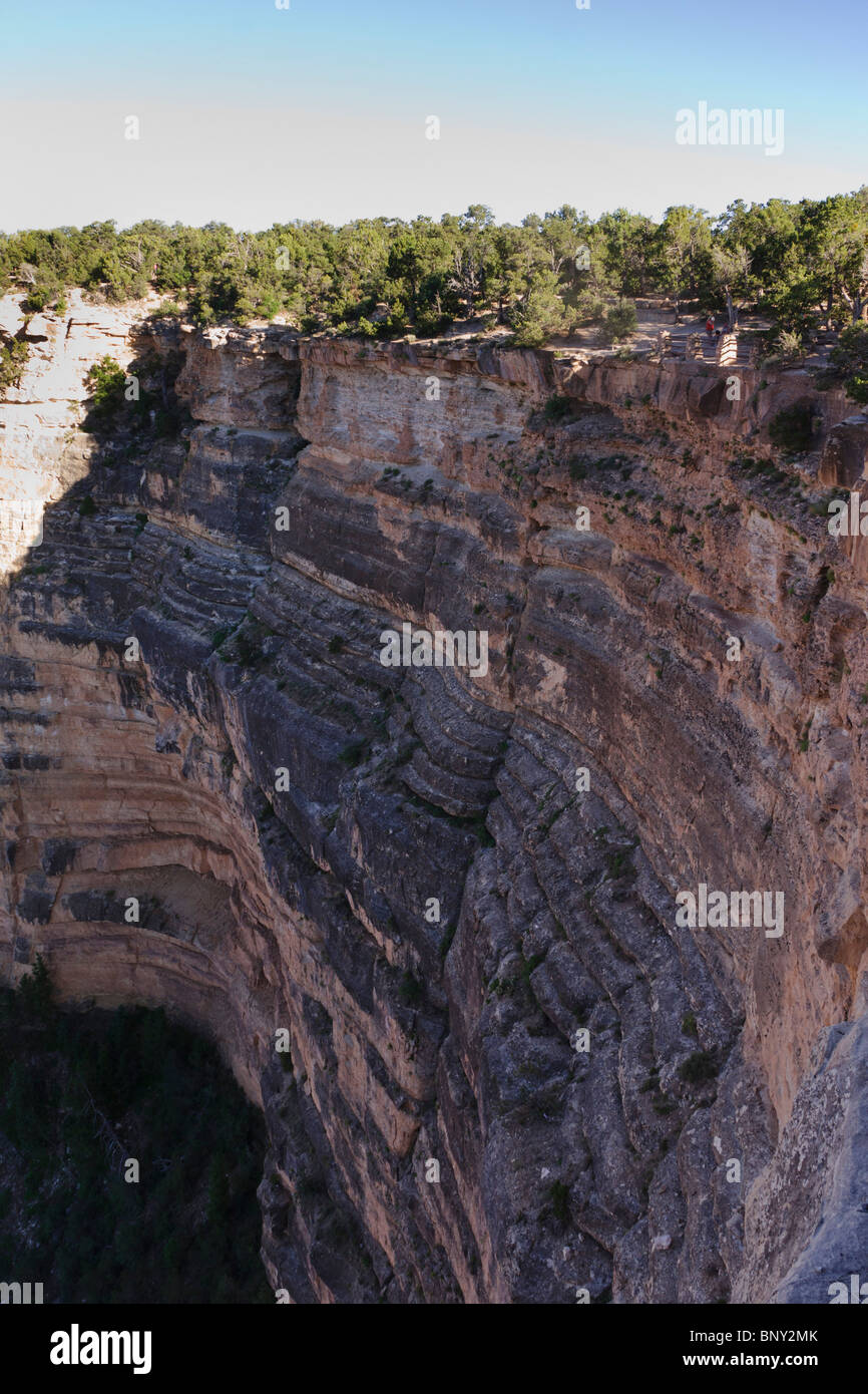 Vertical sheer drop hi-res stock photography and images - Alamy