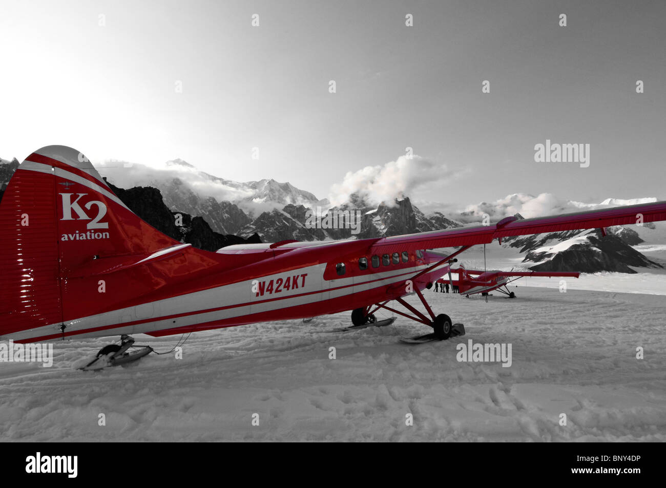 K2 Aviation Ski plane lands on Ruth Glacier in the Don Sheldon ...