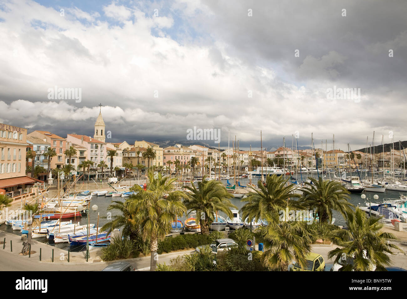 Tropical harbours hi-res stock photography and images - Alamy