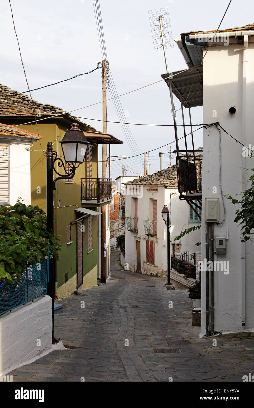 Greek street scene hi-res stock photography and images - Alamy