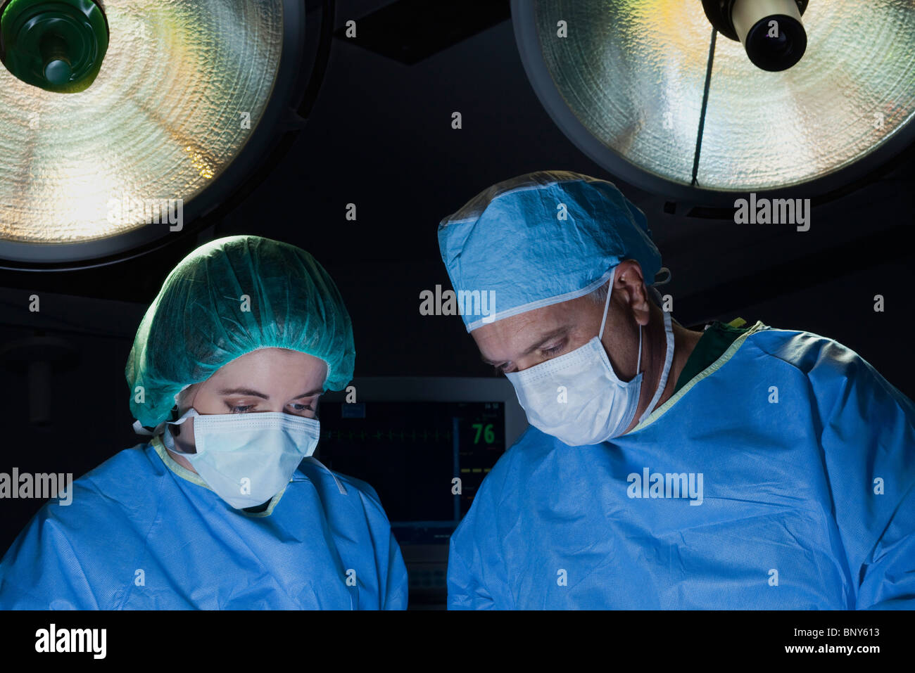 Operating Room Nurse Stock Photos & Operating Room Nurse Stock Images ...