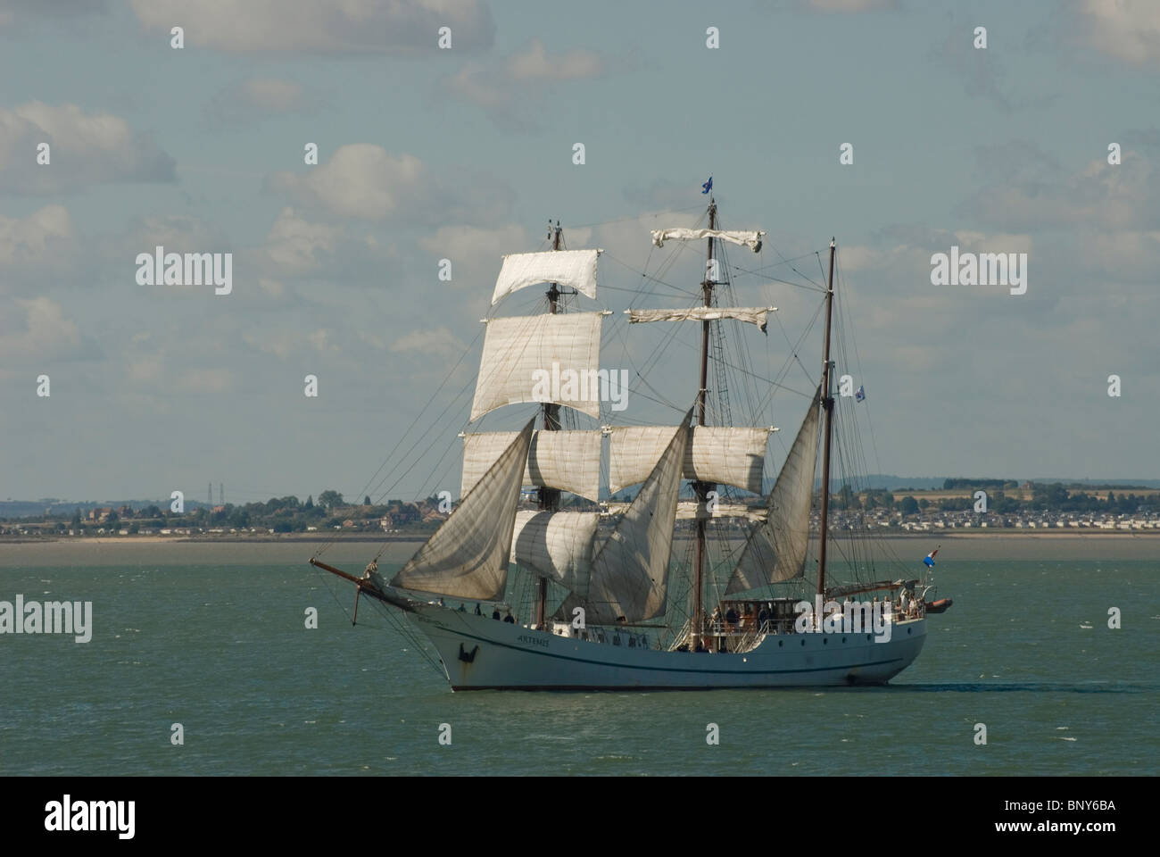 Tall ship sail hi-res stock photography and images - Alamy