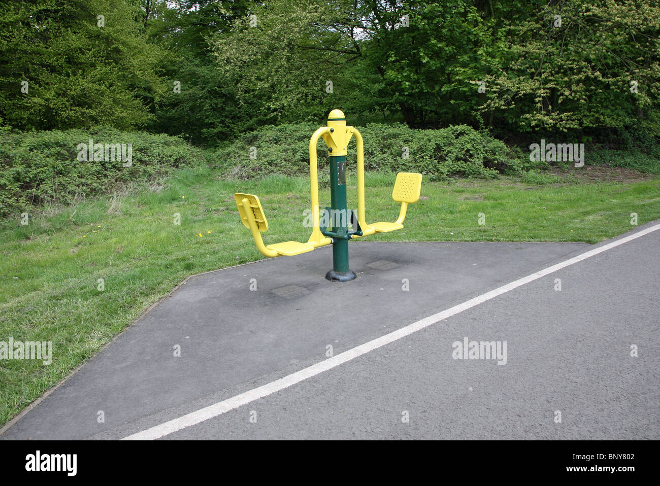 Street Gym equipment outdoors at Bathpool, Kidsgrove, Stoke-on-Trent ...
