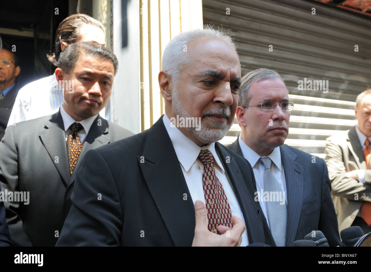 Imam Feisal Abdul Rauf at a press conference in front of 45-47 Park ...