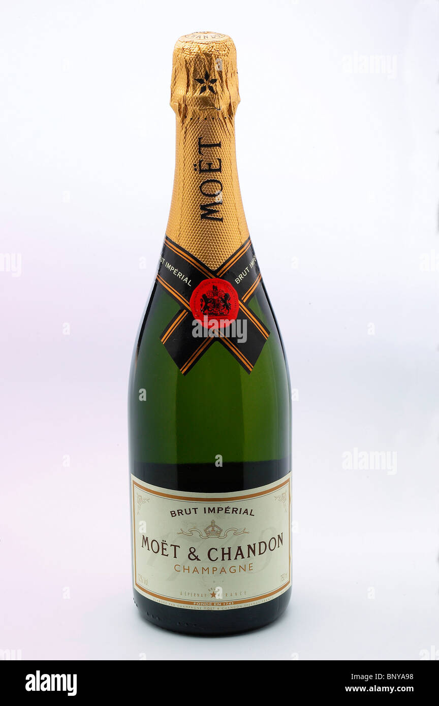 Bottle of Moet & Chandon champagne Stock Photo - Alamy