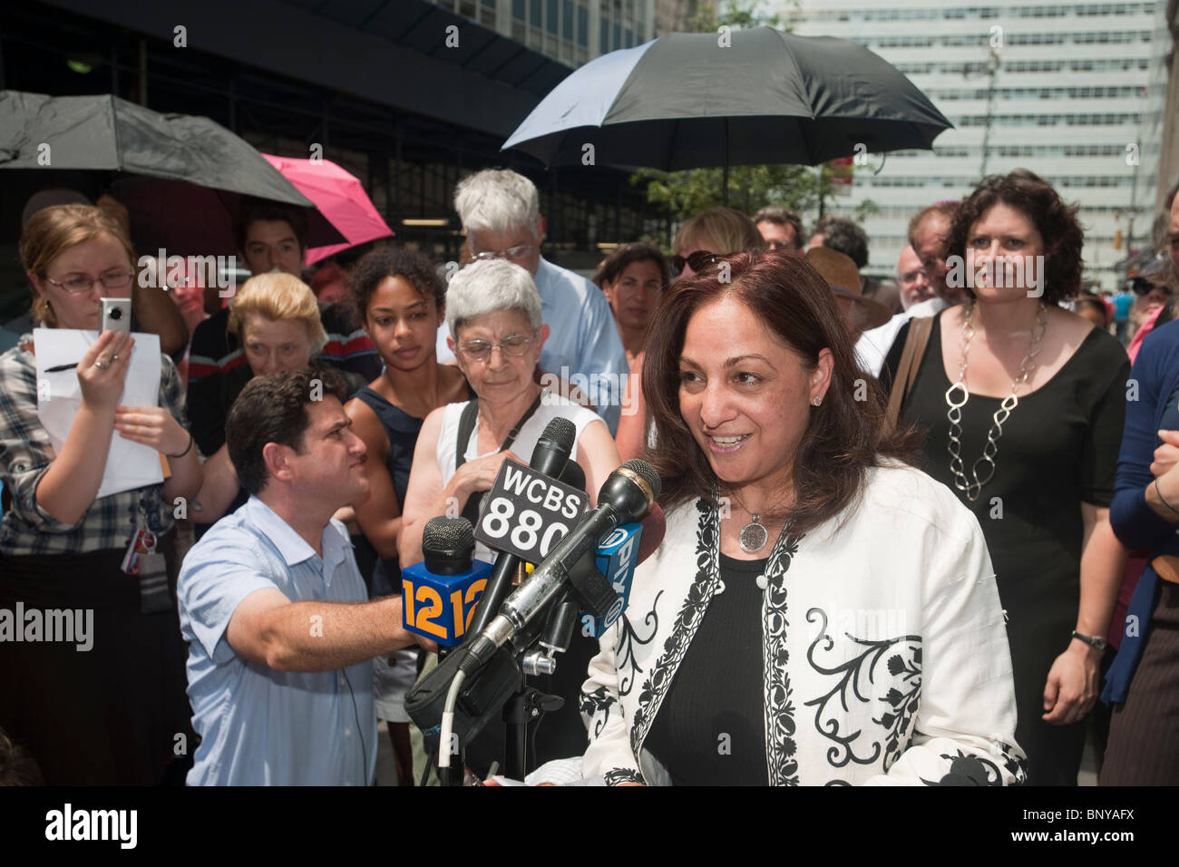 News City Daisy High Resolution Stock Photography and Images - Alamy