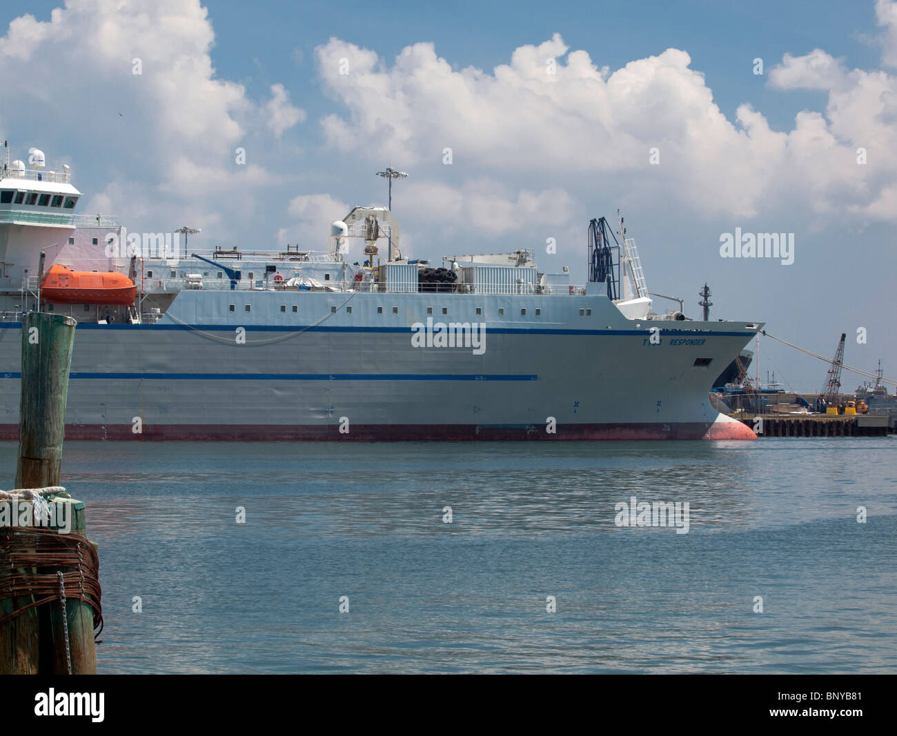 Tyco Responder - Reliance class transoceanic cable laying ship at Port ...