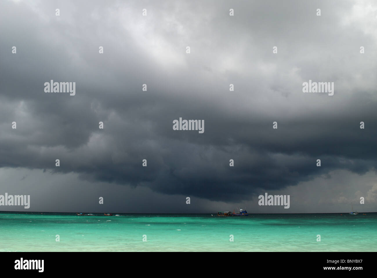 Rain ocean boat hi-res stock photography and images - Alamy