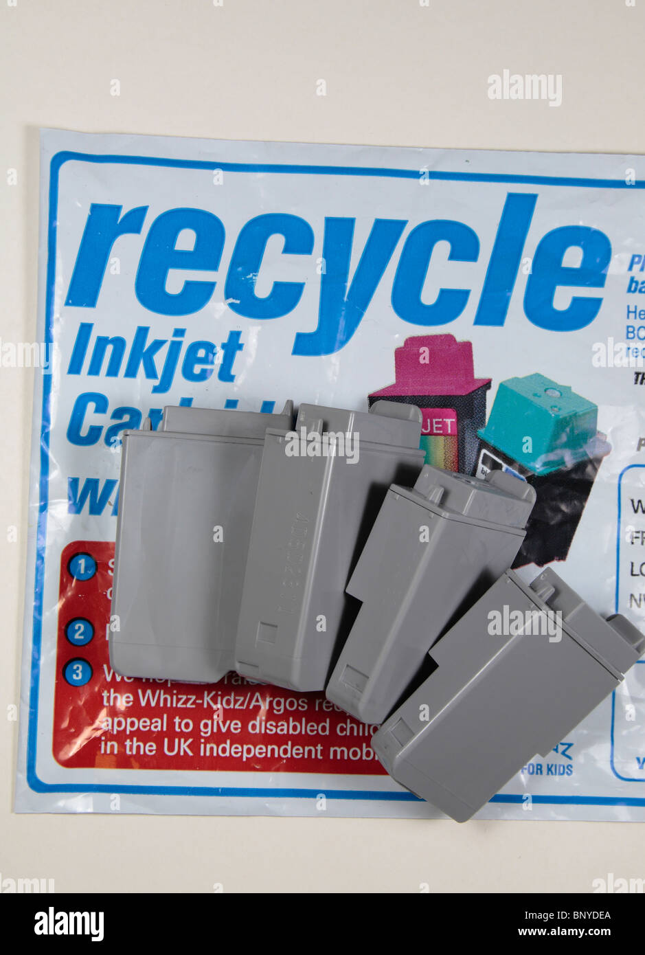 Recycle bin computer hi-res stock photography and images - Alamy