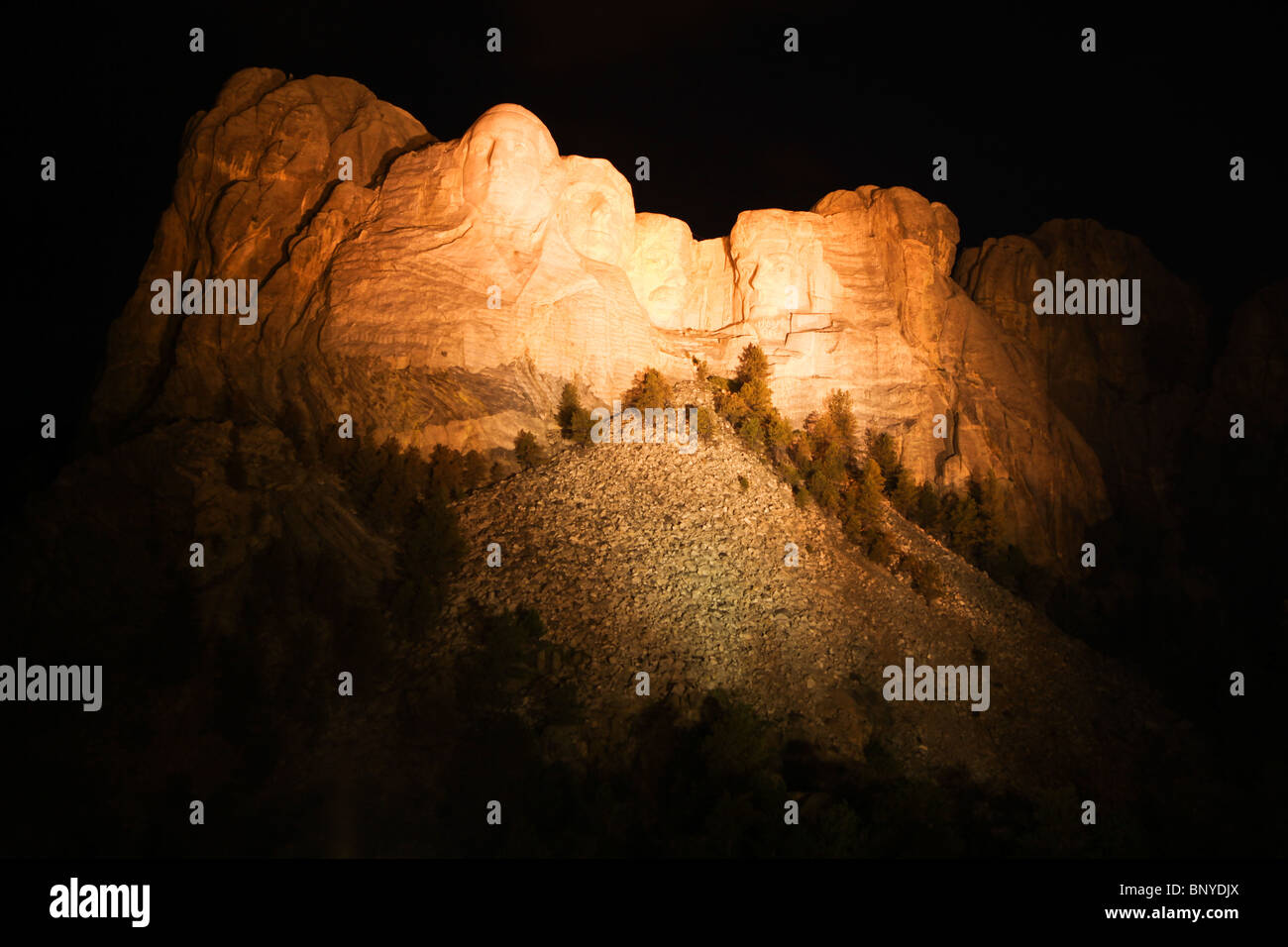 Mount rushmore night hi-res stock photography and images - Alamy