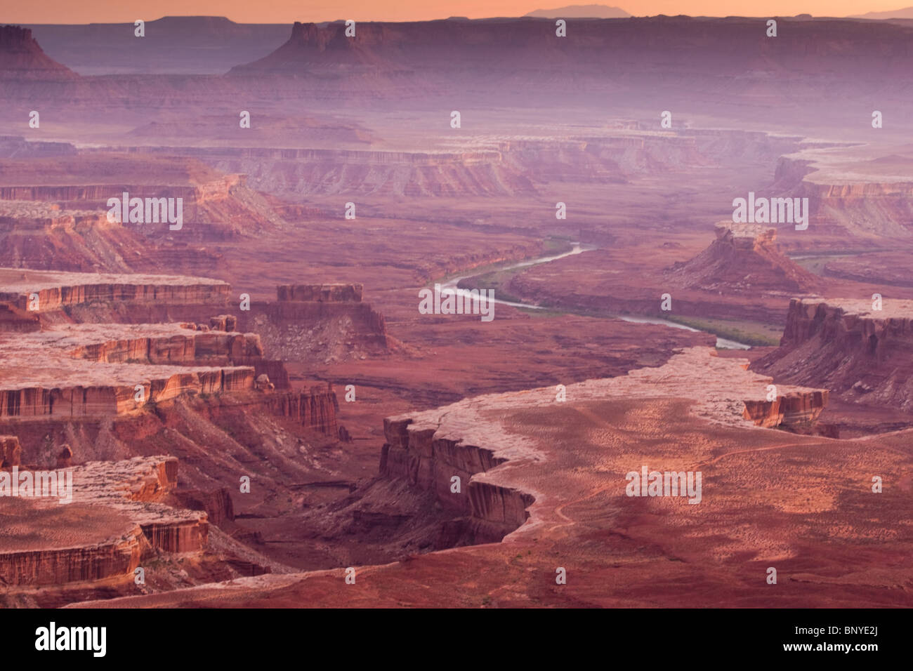 Sunset at the Green River Overlook, Canyonlands National Park, Utah ...