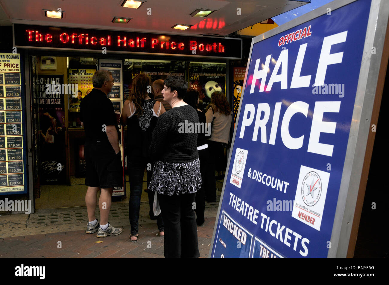 UK THEATRE AND MUSICAL SHOWS TICKET OFFICE IN THE WEST END OF LONDON ...