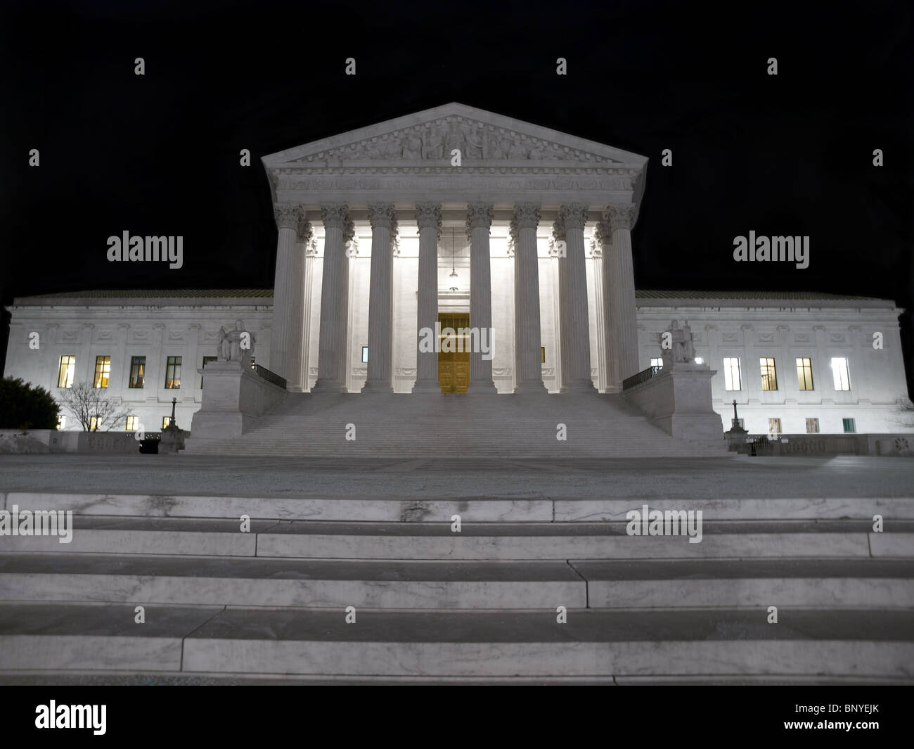 Us supreme court building at night hi-res stock photography and images ...