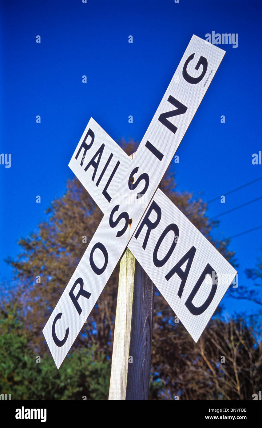 Abandoned railroad crossing sign hi-res stock photography and images ...