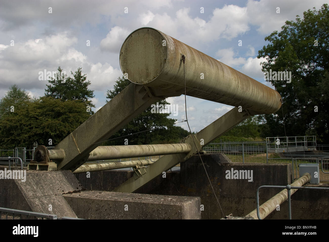 radial automatic sluice river control flood defence Stock Photo - Alamy