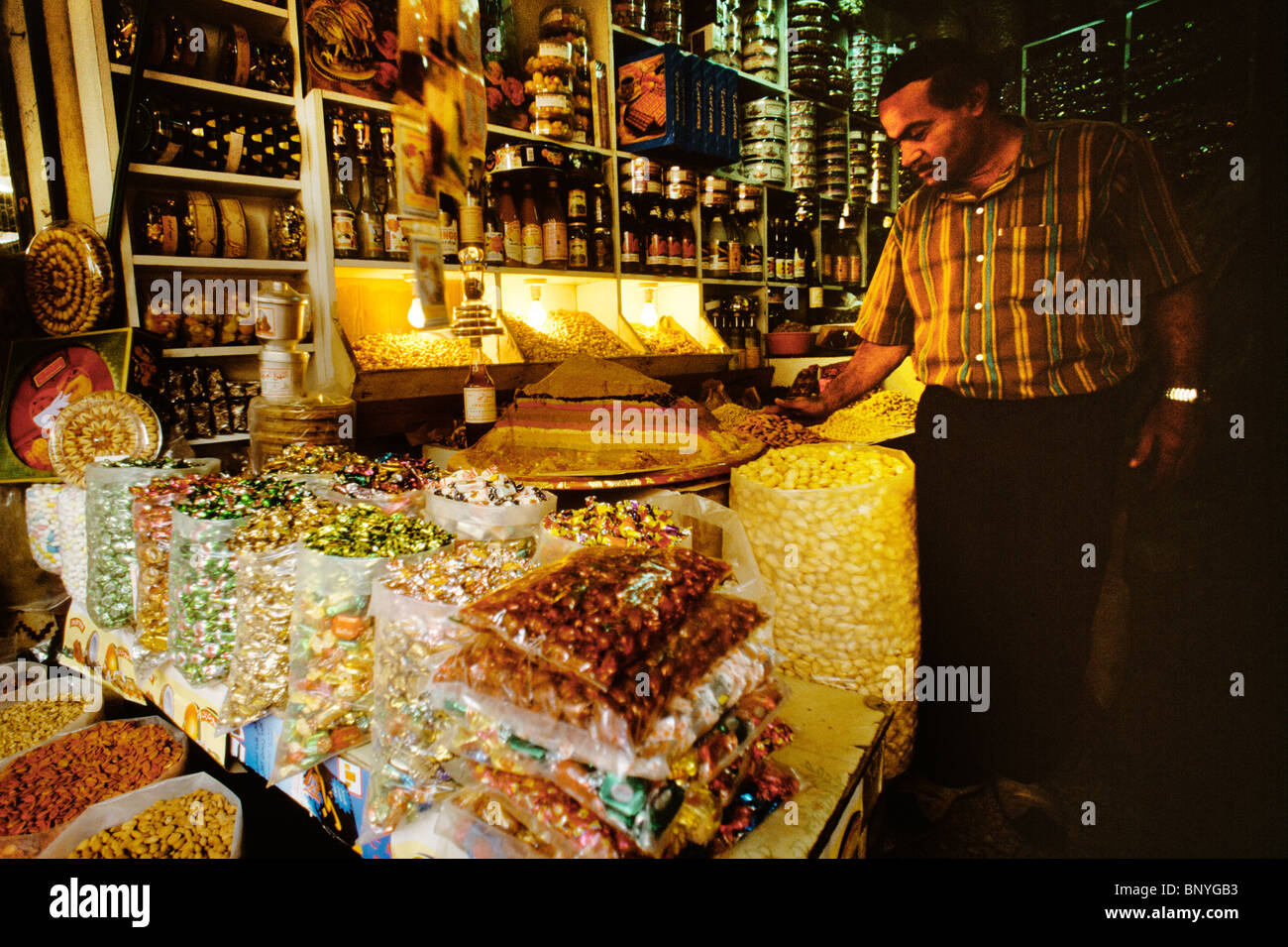 Bahrain souq man hi-res stock photography and images - Alamy