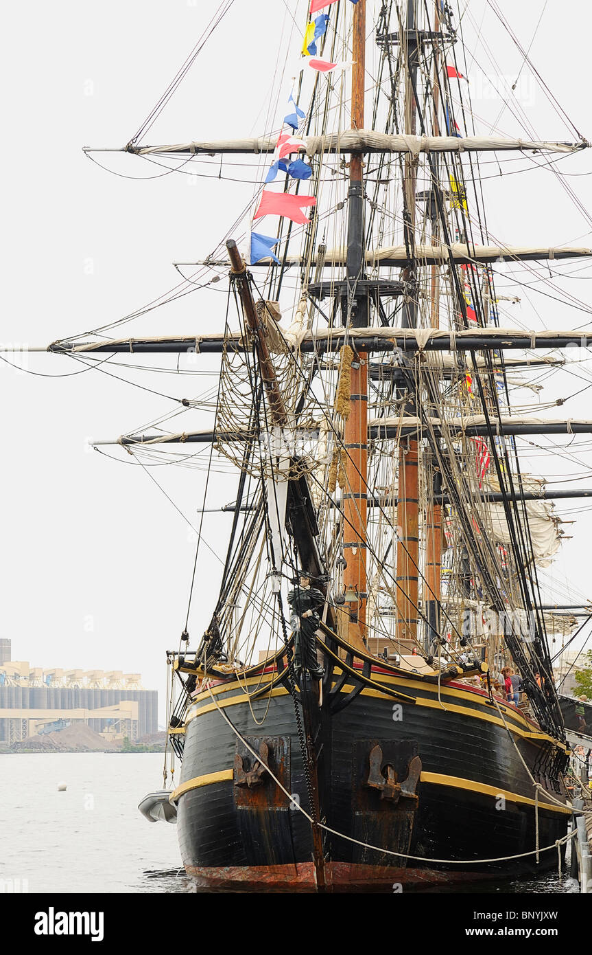 Bounty was an enlarged reconstruction of the original 1787 Royal Navy ...