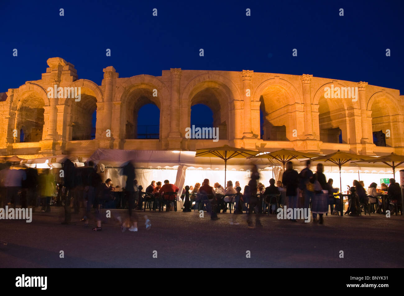 Roman arena crowd hi-res stock photography and images - Alamy