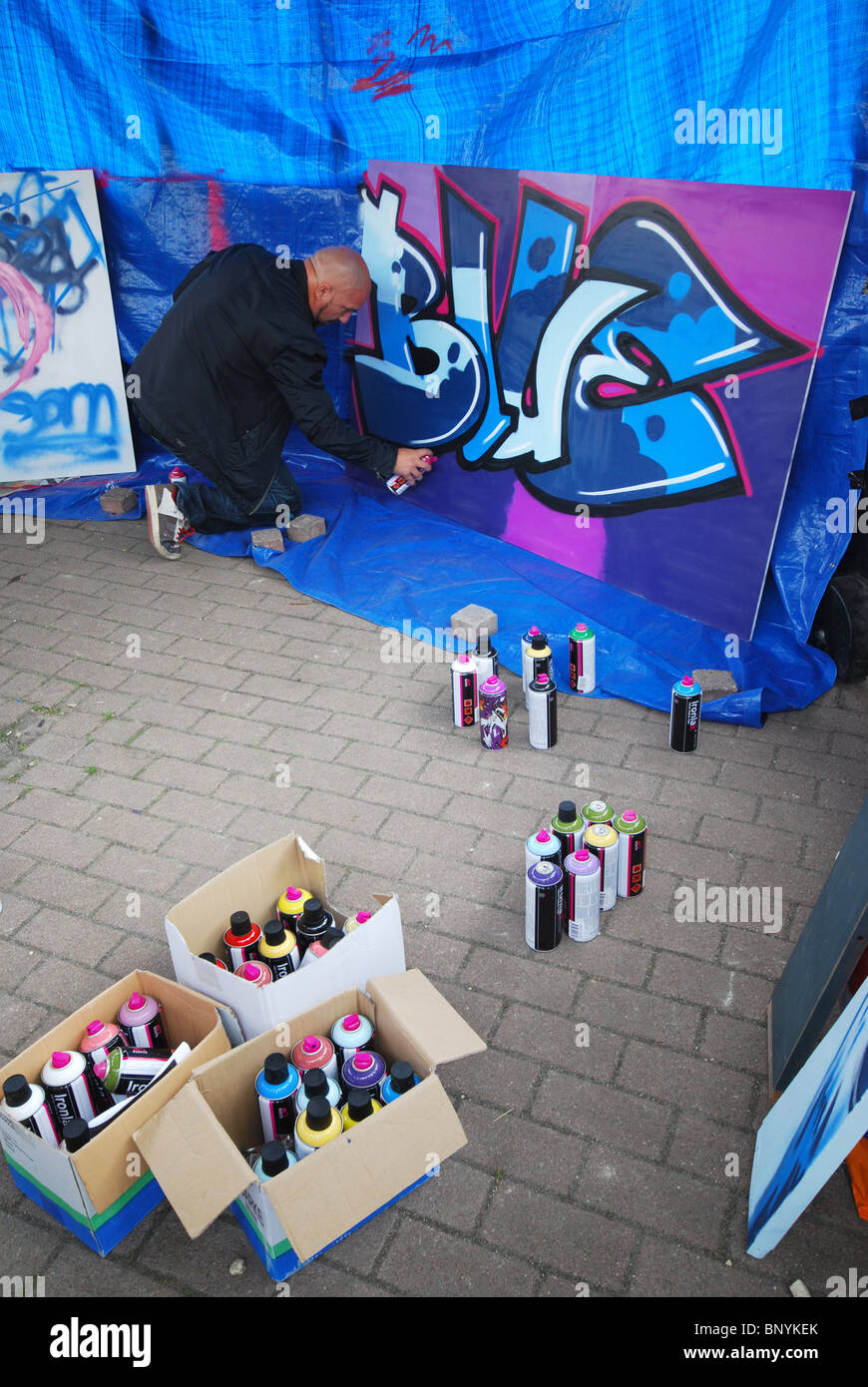 Graffiti tagging tools hi-res stock photography and images - Alamy