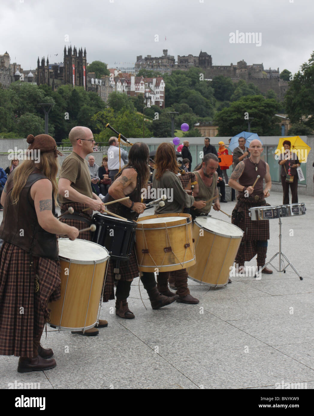 Scottish drummers hi-res stock photography and images - Alamy