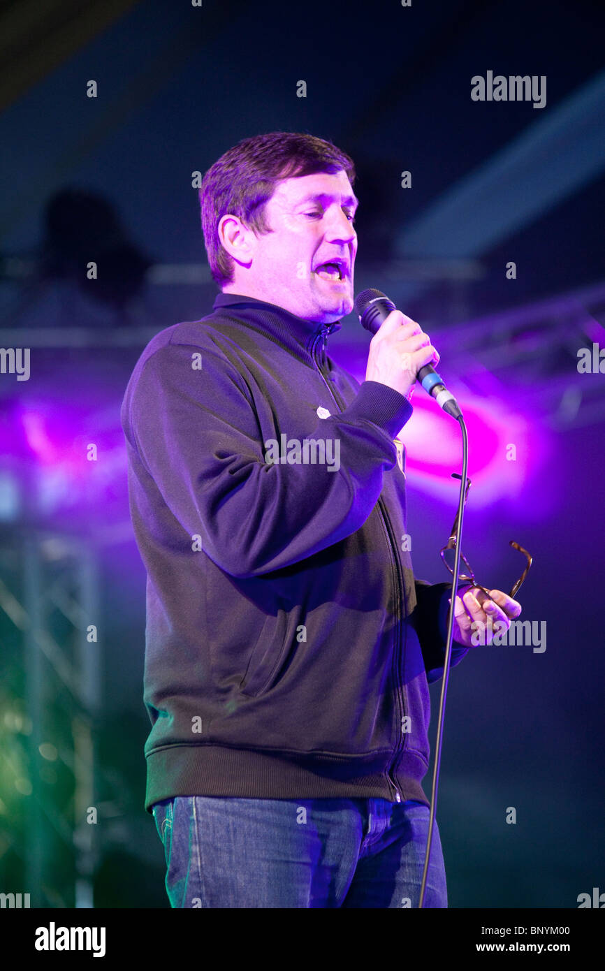 Paul heaton the beautiful south hi-res stock photography and images - Alamy