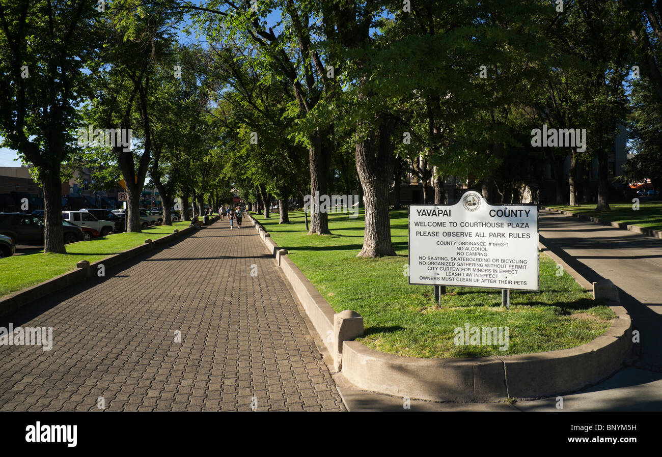 Prescott arizona courthouse square hi-res stock photography and images ...