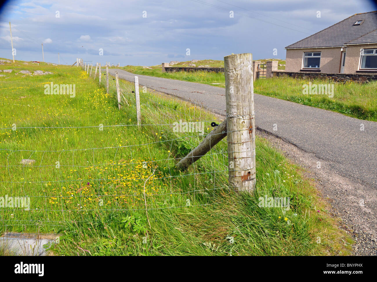 Corner of fence hi-res stock photography and images - Alamy