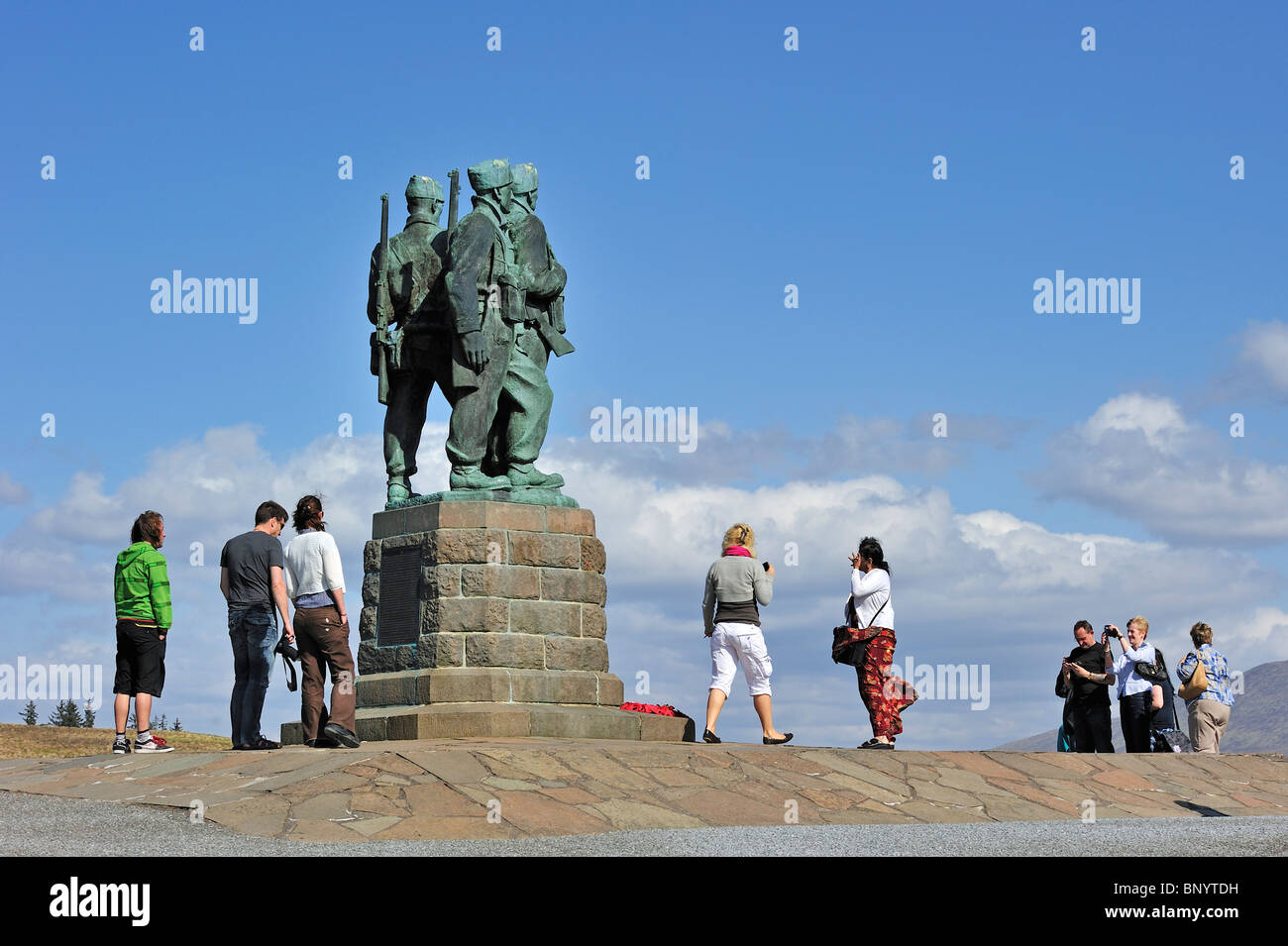 WW2 Commando Memorial, bronze monument to commemorate commandos from ...