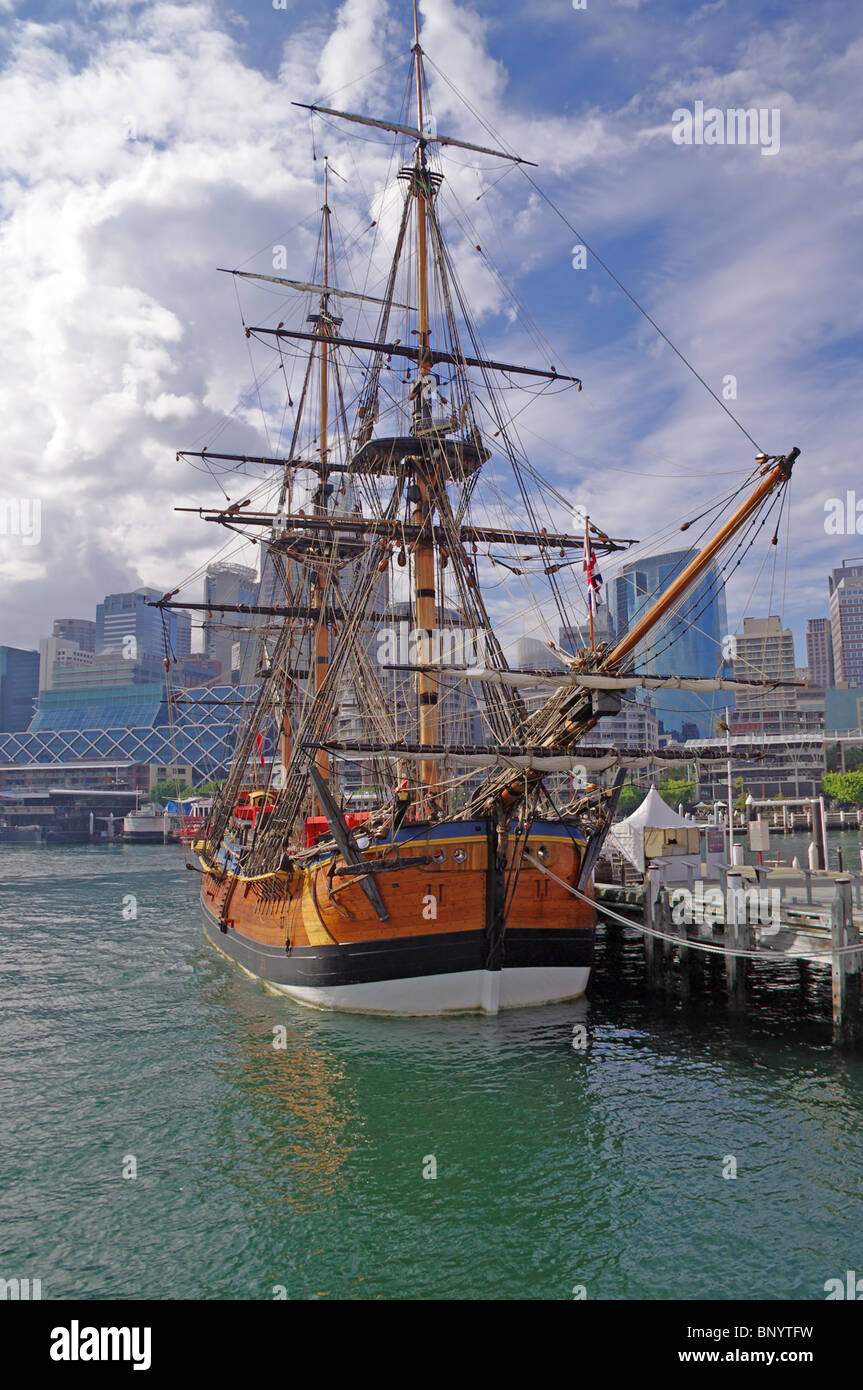 Captain james cooks ship discovery hi-res stock photography and images ...