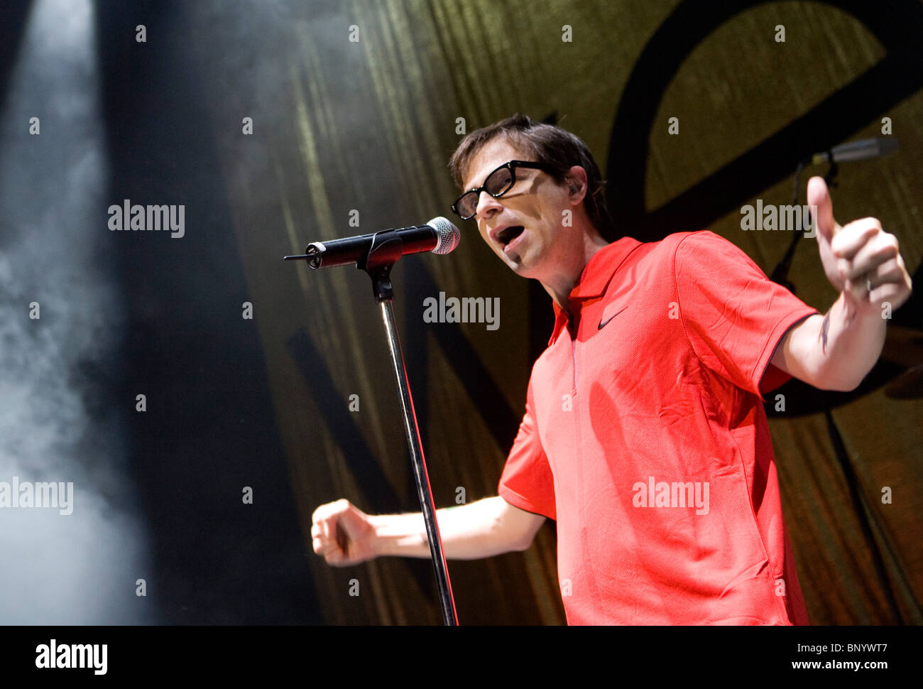 Weezer hi-res stock photography and images - Alamy