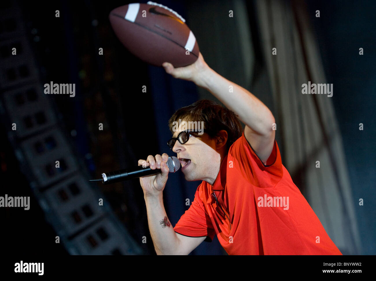 Rivers Cuomo of Weezer performing live Stock Photo - Alamy