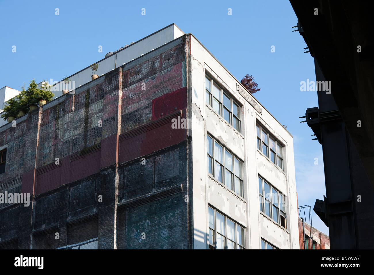 Prudential Building overlooking the Alaskan Way Viaduct , Pioneer ...