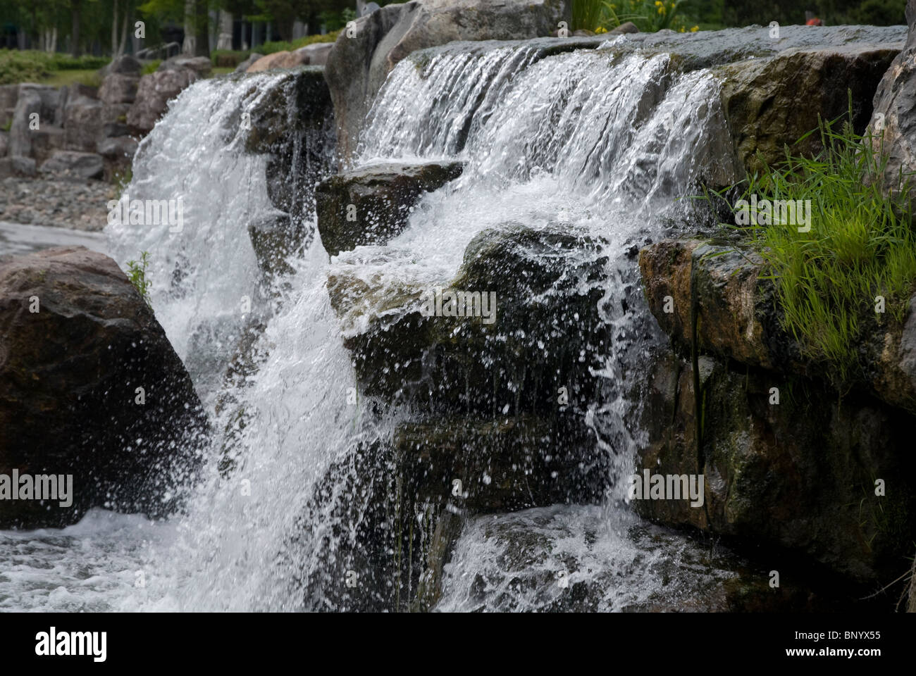 Chiswick park waterfall hi-res stock photography and images - Alamy