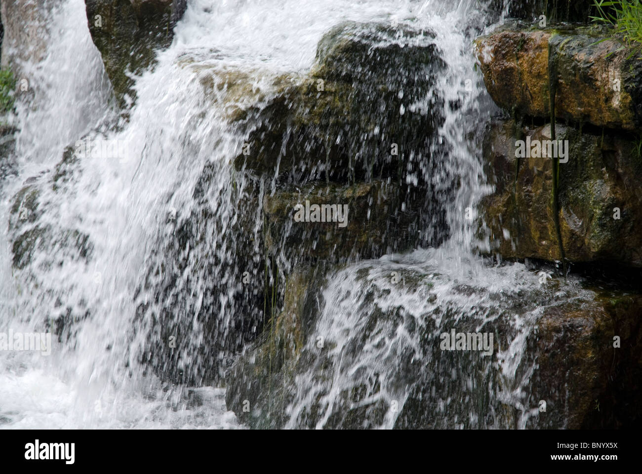 Chiswick park waterfall hi-res stock photography and images - Alamy