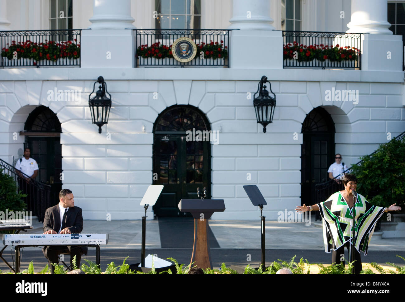 Singer Patti LaBelle performs at the White House Stock Photo - Alamy